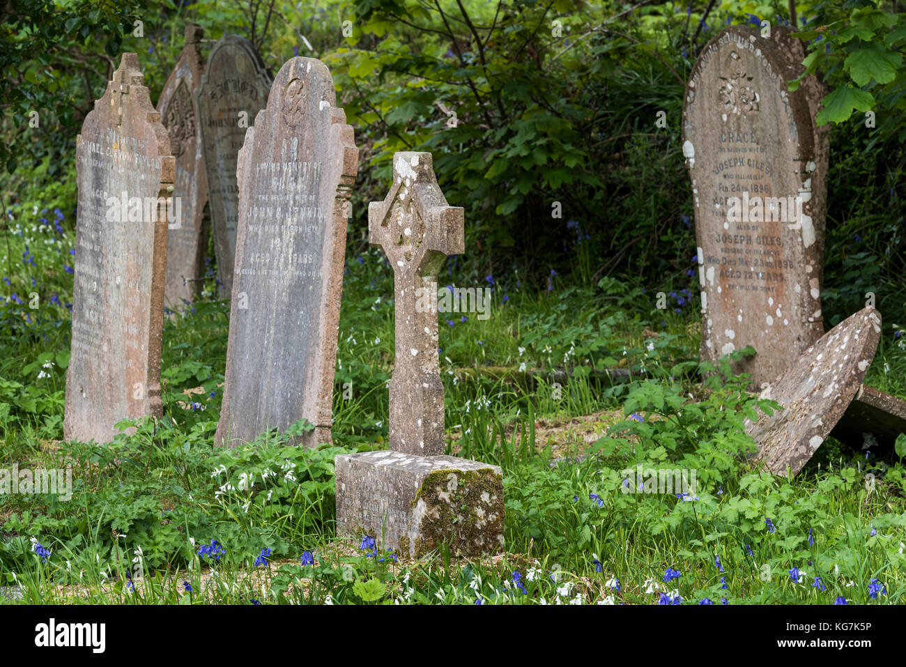 England cornwall cemetery grave hi-res stock photography and images - Alamy