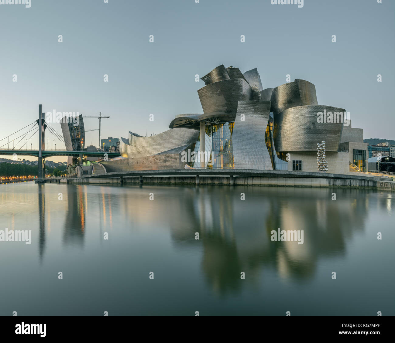 Museo guggenheim bilbao euskadi hi-res stock photography and images - Alamy