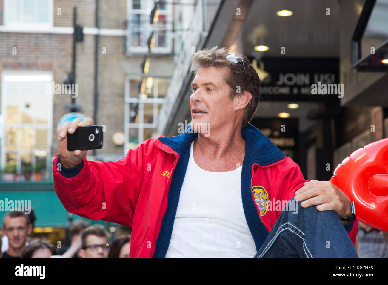 Photocall with U.S. American actor David Hasselhoff. Hasselhoff poses ...