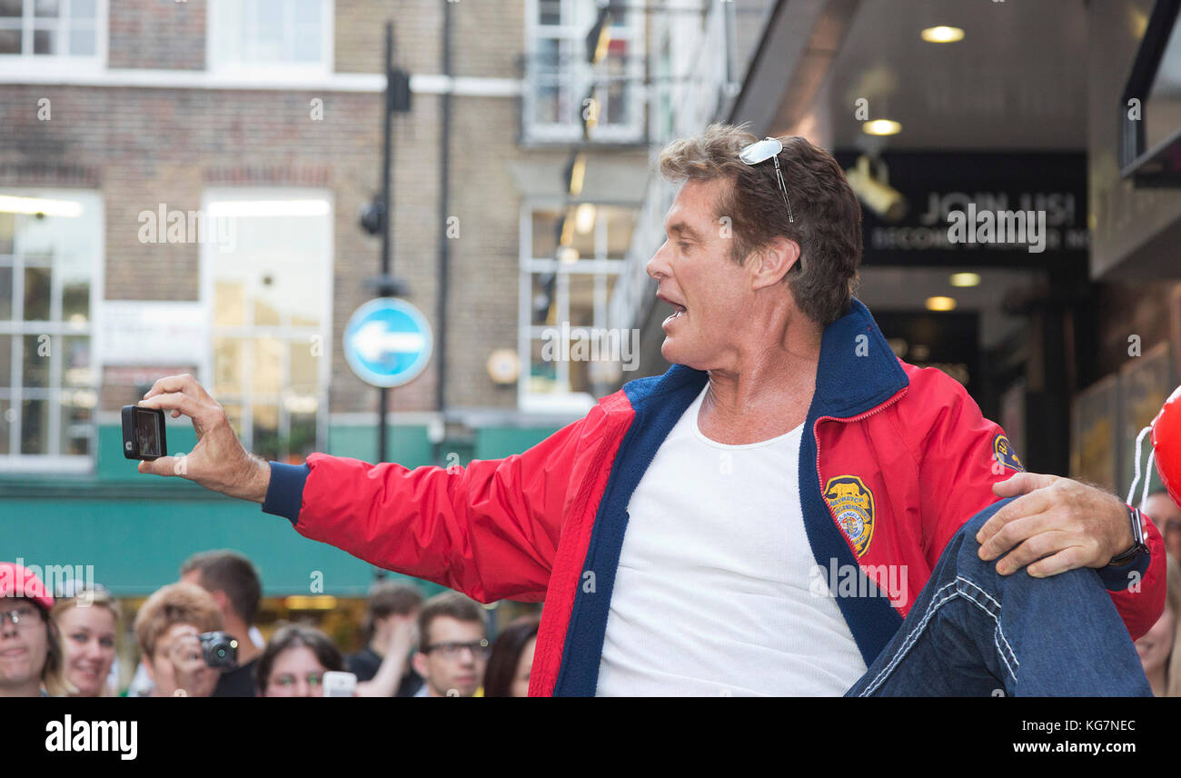 Photocall with U.S. American actor David Hasselhoff. Hasselhoff poses ...