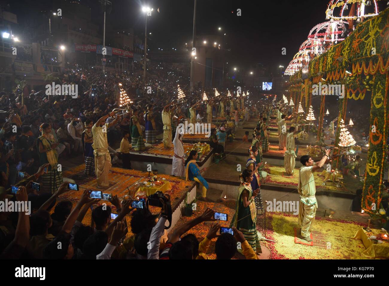 Varanasi, India. 04th Nov, 2017. Priest perform Maha Aarti on the ...