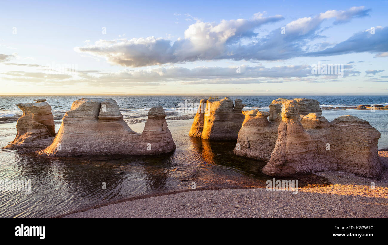 Mingan archipelago national park hi-res stock photography and images - Alamy