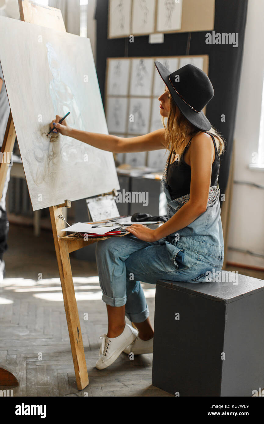Artist's Drawing Process in the Studio Stock Photo - Alamy