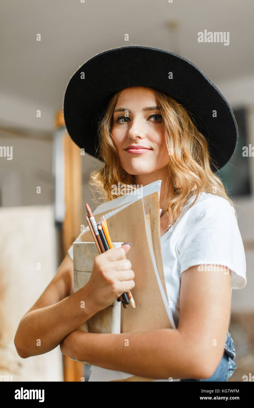 Portrait of Artist Girl Stock Photo - Alamy