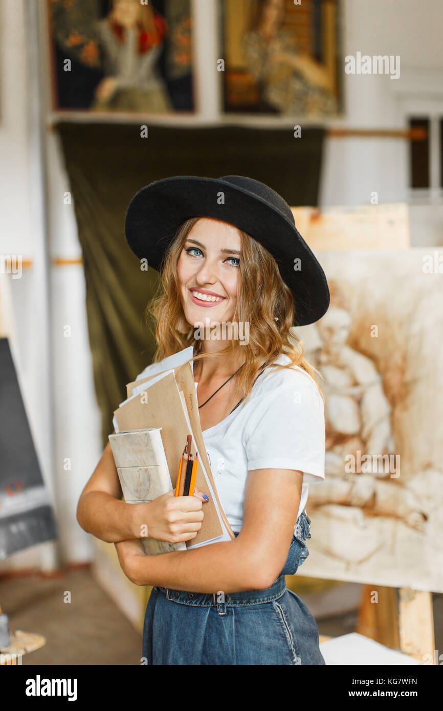Portrait of Artist Girl Stock Photo - Alamy
