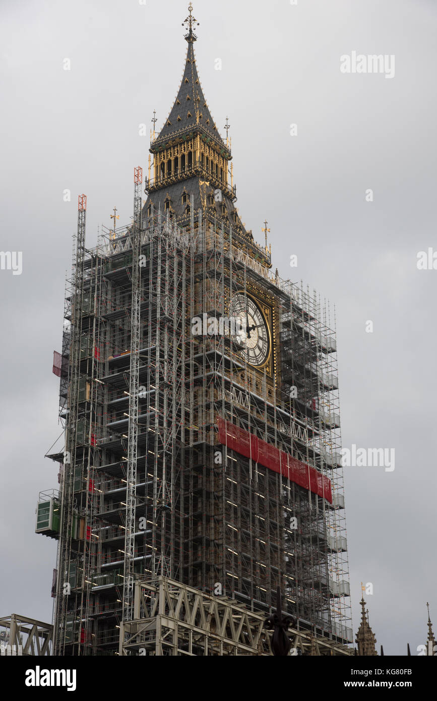 London Houses of Parliament - Under Repair Stock Photo - Alamy