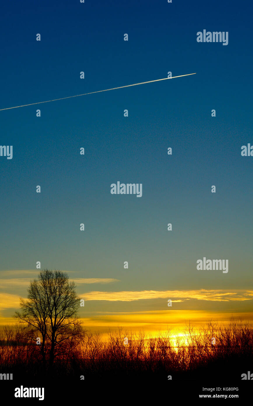 Airplane entrails hi-res stock photography and images - Alamy