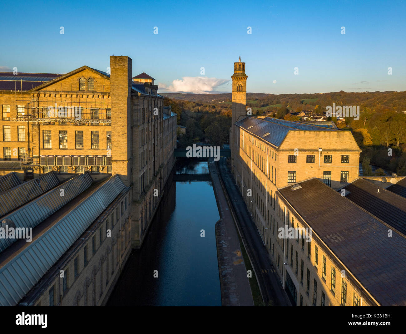Saltaire village hi-res stock photography and images - Alamy
