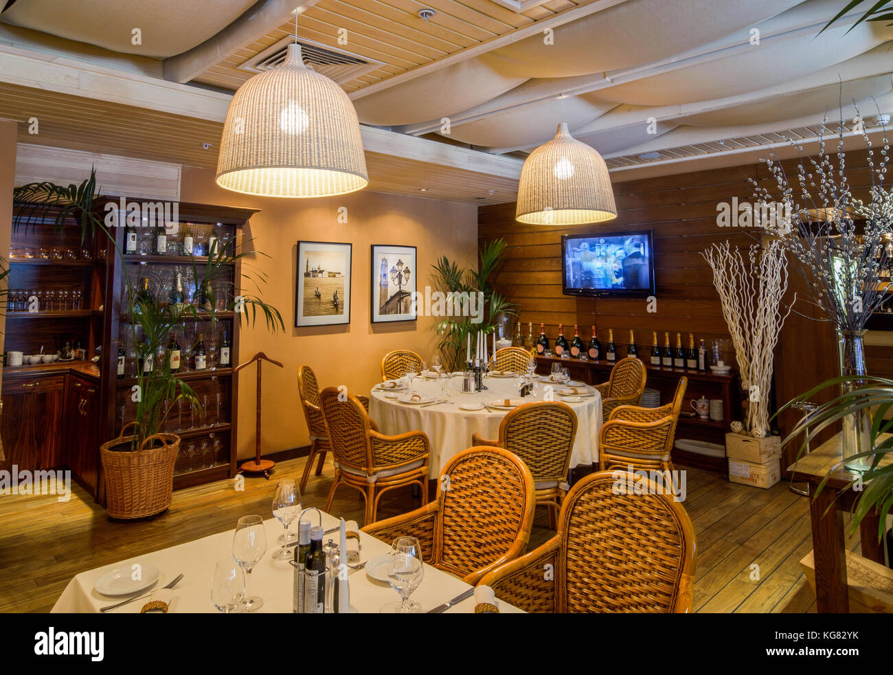 Restaurant interior shot Stock Photo - Alamy