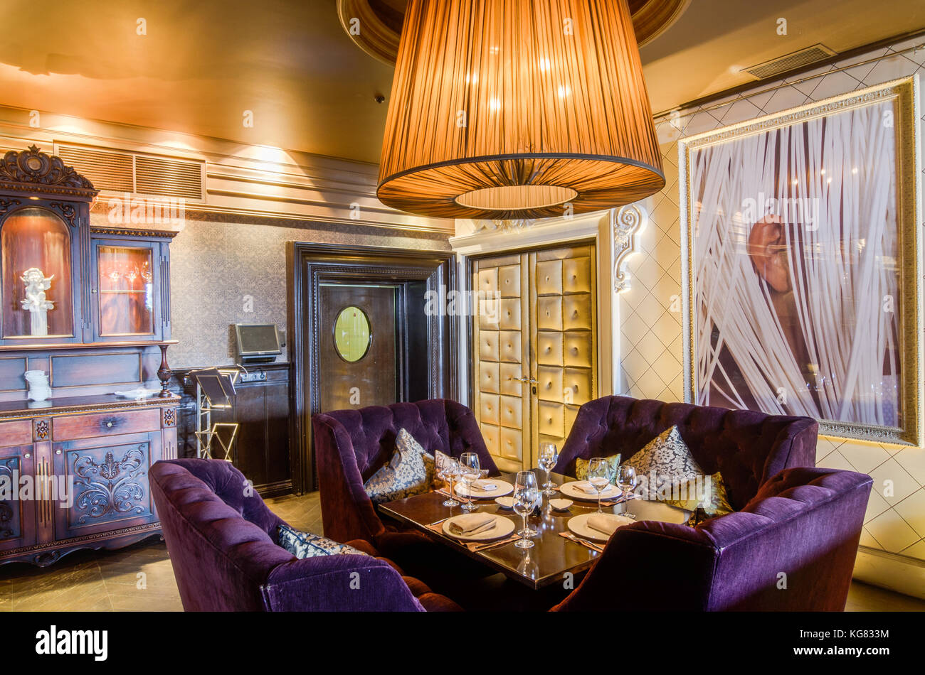 Restaurant interior shot Stock Photo - Alamy