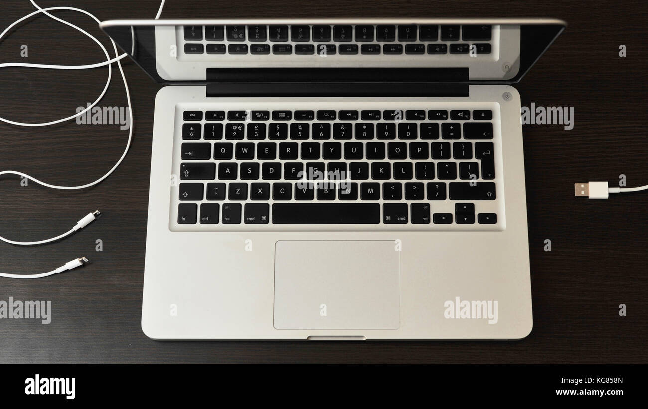 Laptop connectors hi-res stock photography and images - Alamy