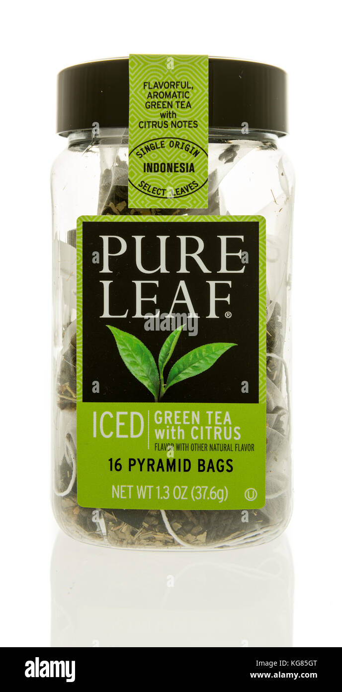 Winneconne, WI - 31 October 2017: A container of Pure Leaf tea bags on ...