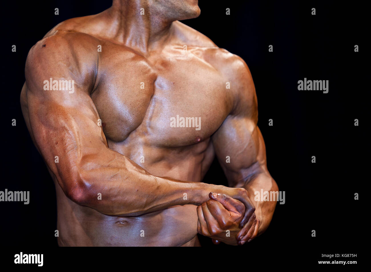 London, UK. 4th November, 2017. The first UK Ultimate Physiques (UKUP ...