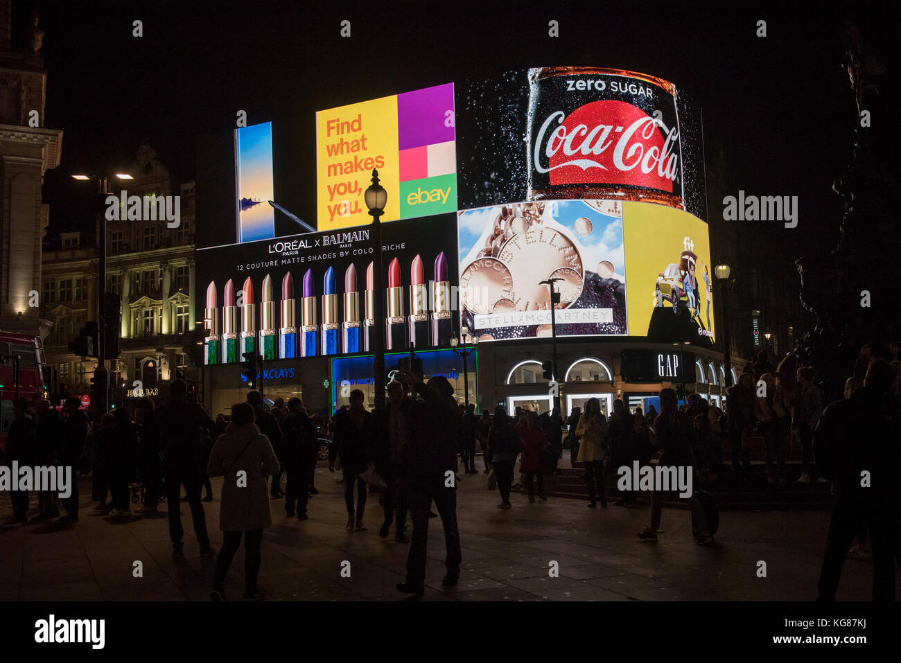 London, UK. 4 November 2017. The new giant advertising screen in ...