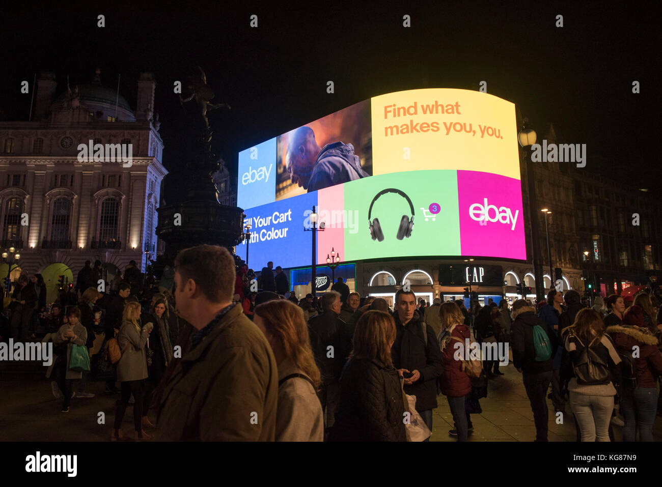 London, UK. 4 November 2017. The new giant advertising screen in ...
