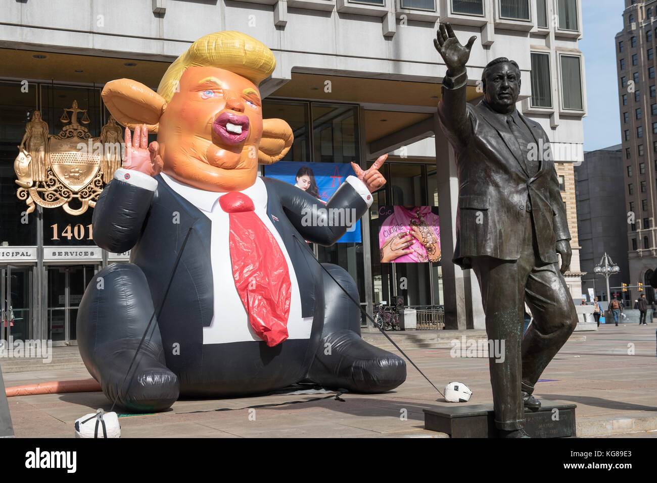 Controversial statue hi-res stock photography and images - Alamy