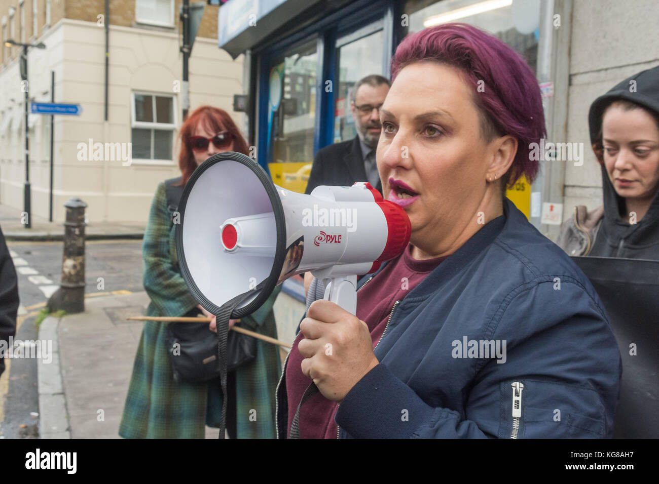 Lisa mckenzie class hi-res stock photography and images - Alamy