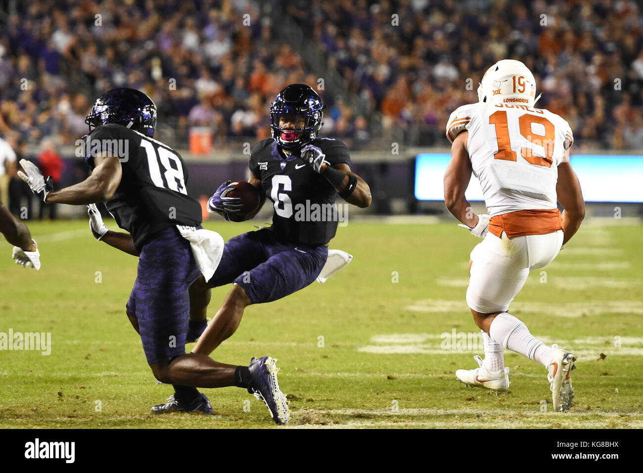 Ft. 4th Nov, 2017. TCU Horned Frogs running back Darius Anderson (6 ...