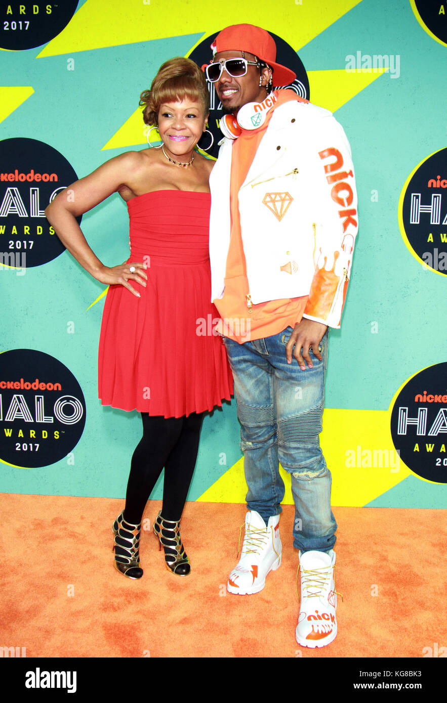 Nick cannon and beth gardner hi-res stock photography and images - Alamy