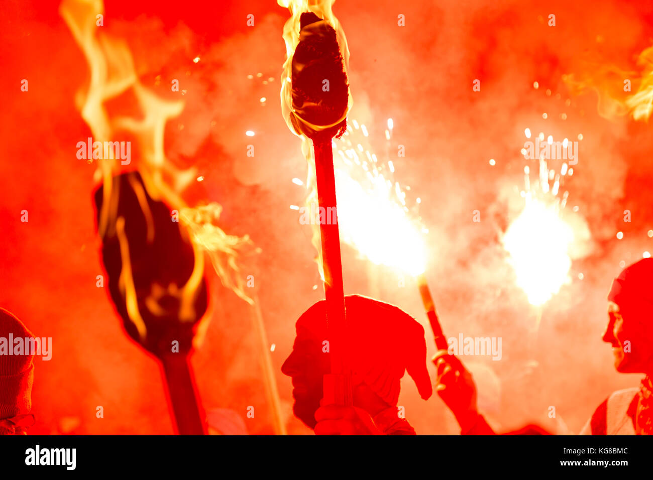 Burning torches at Lewes Bonfire celebrations Stock Photo - Alamy