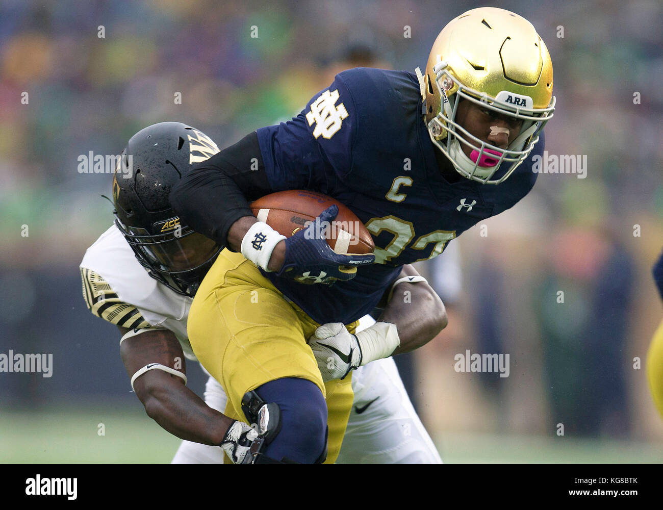 South Bend, Indiana, USA. 04th Nov, 2017. Notre Dame running back Josh ...
