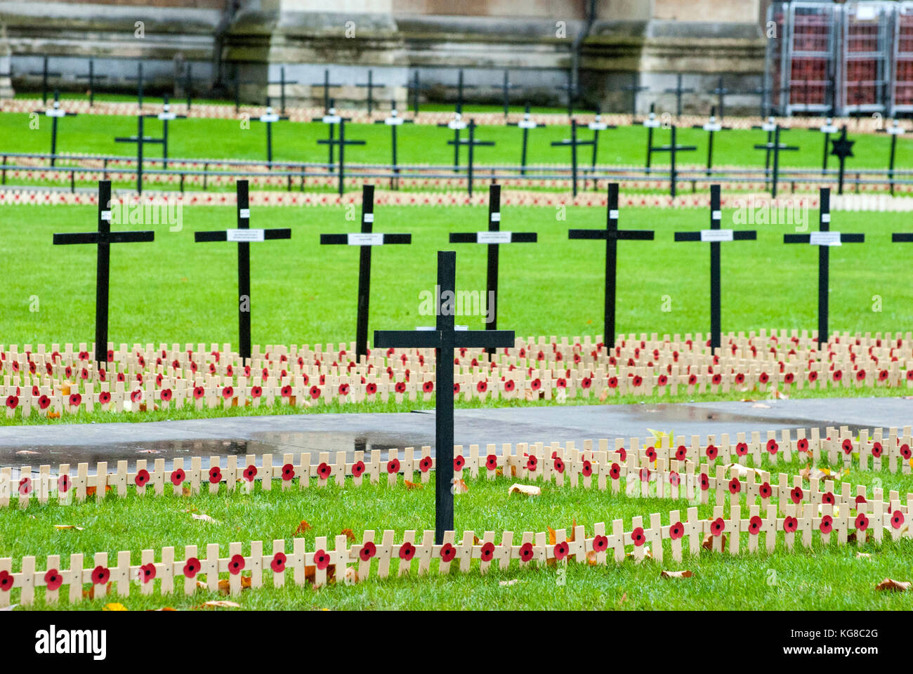 Westminster abbey garden of remembrance hi-res stock photography and ...