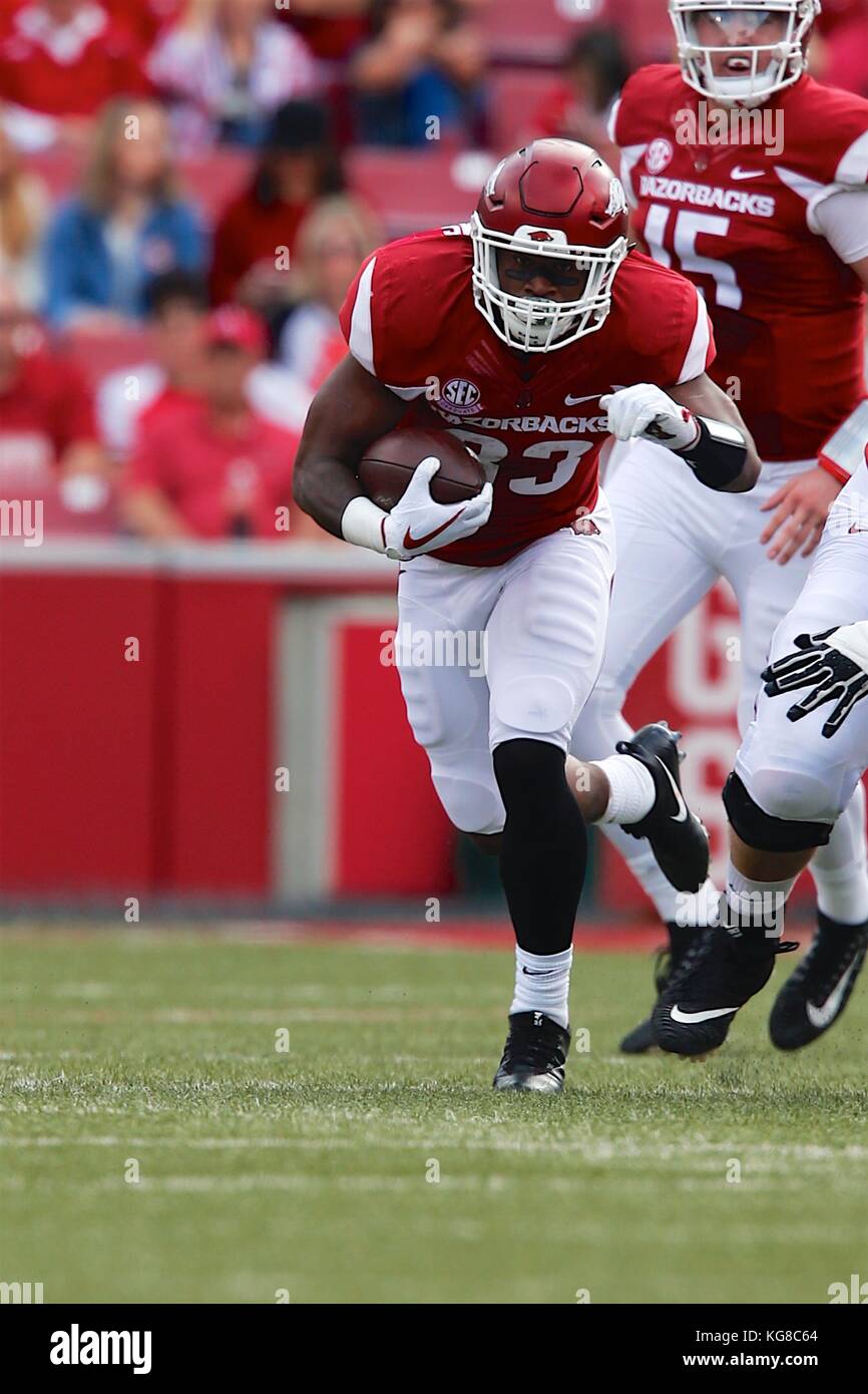 Nov 4, 2017: Razorback running back David Williams #33 comes up the ...