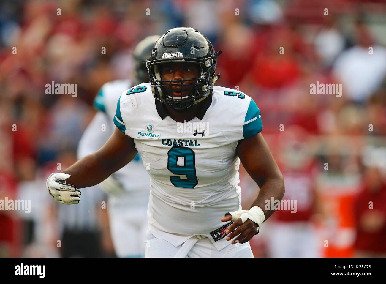 Nov 4, 2017: Coastal Carolina linebacker Shane Johnson #9 moves across ...