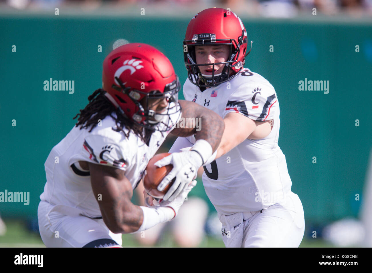 New Orleans, LA, USA. 04th Nov, 2017. Cincinnati Bearcats quarterback ...