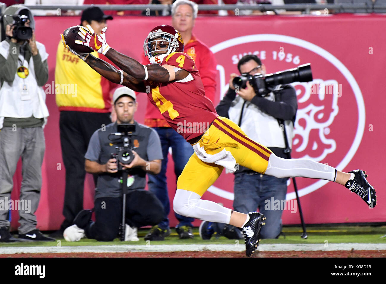 Los Angeles, CA, USA. 4th Nov, 2017. USC Trojans wide receiver Steven ...