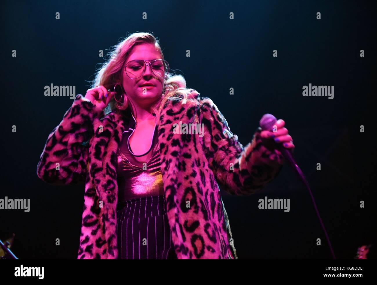 Elizabeth mencel hi-res stock photography and images - Alamy