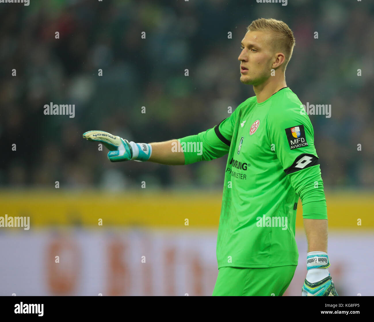 Robin zentner hi-res stock photography and images - Alamy
