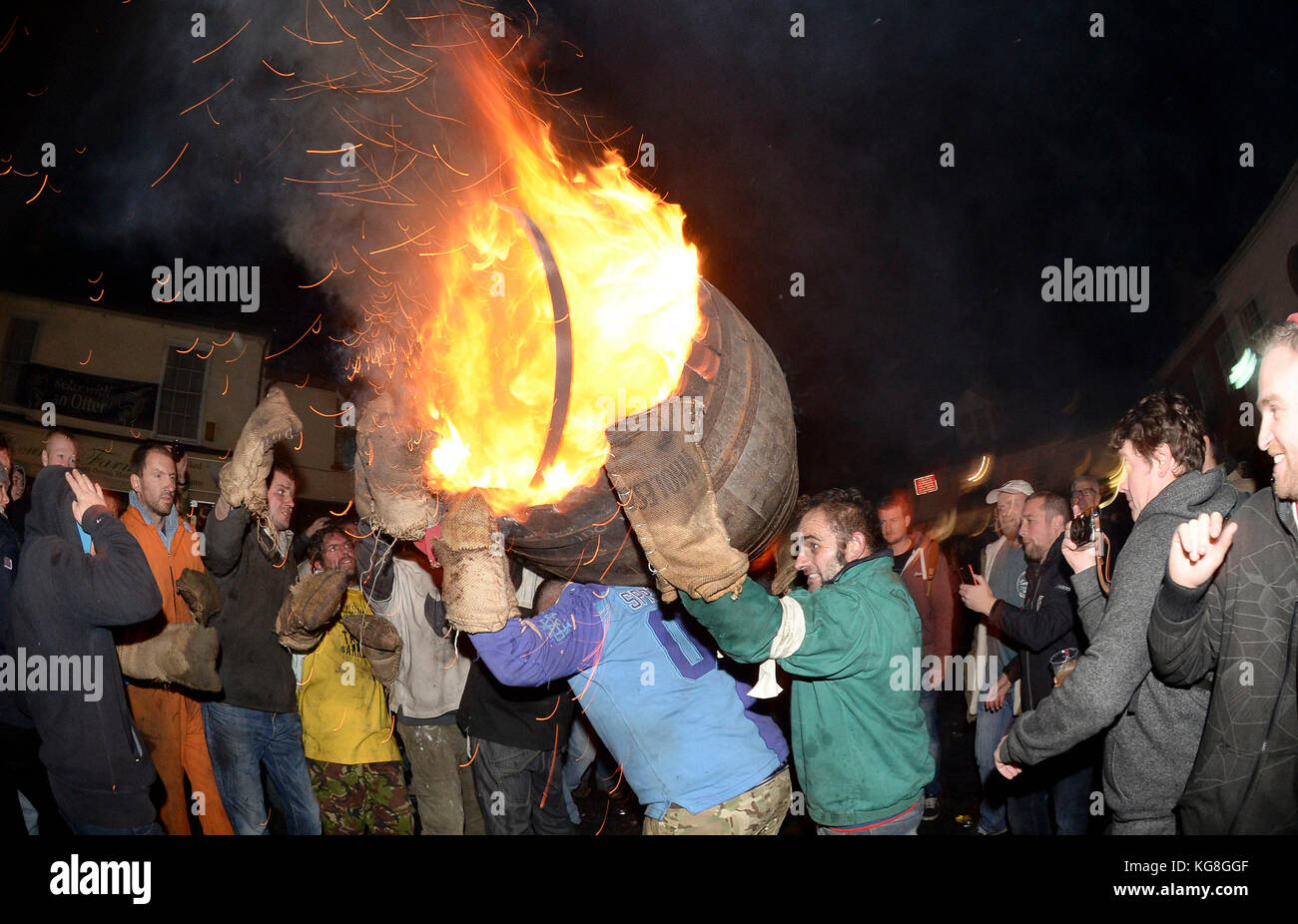 Burning tar barrels devon uk hi-res stock photography and images - Alamy