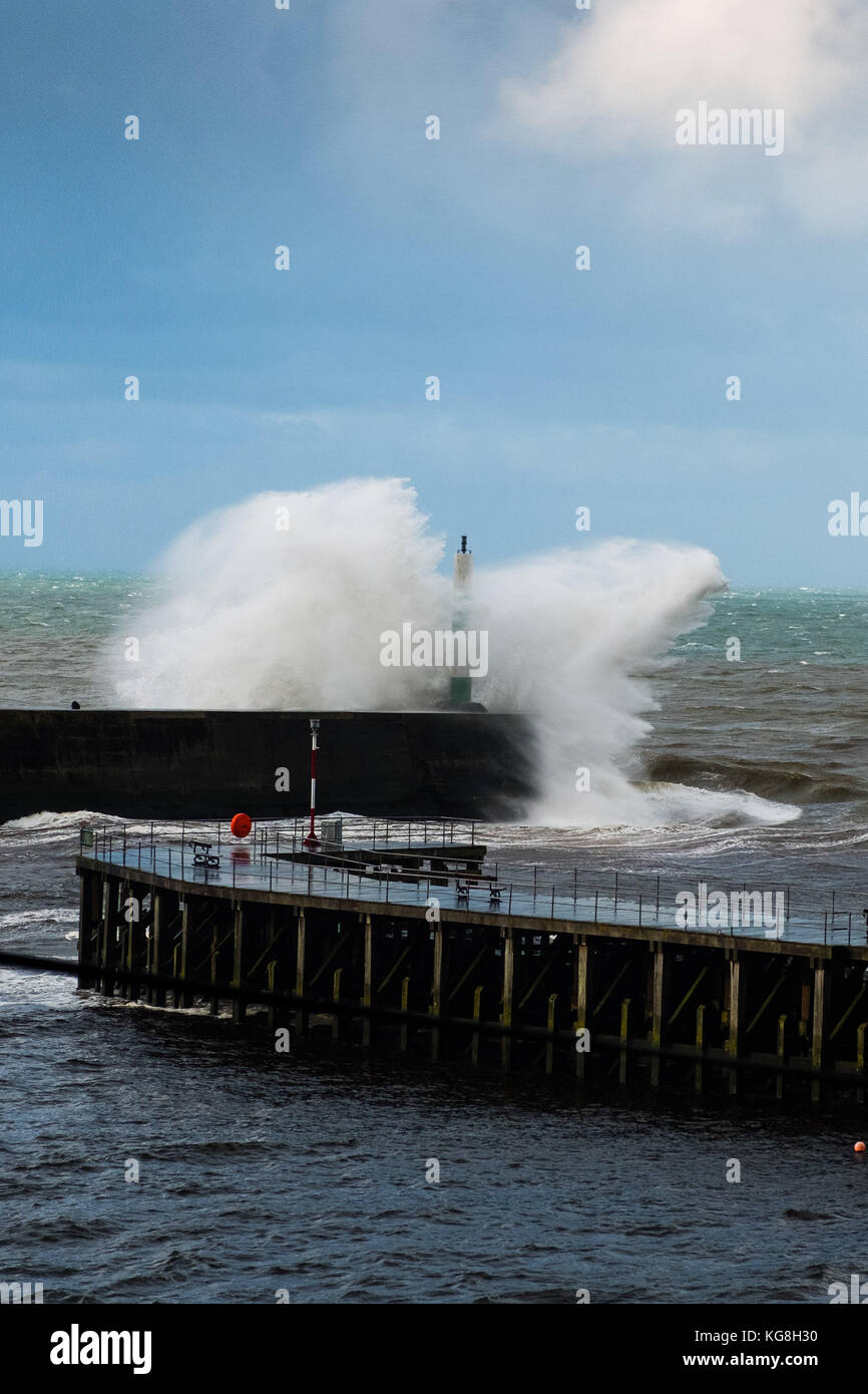 Aberystwyth Wales UK, Sunday 05 November 2017 UK Weather: Huge waves ...