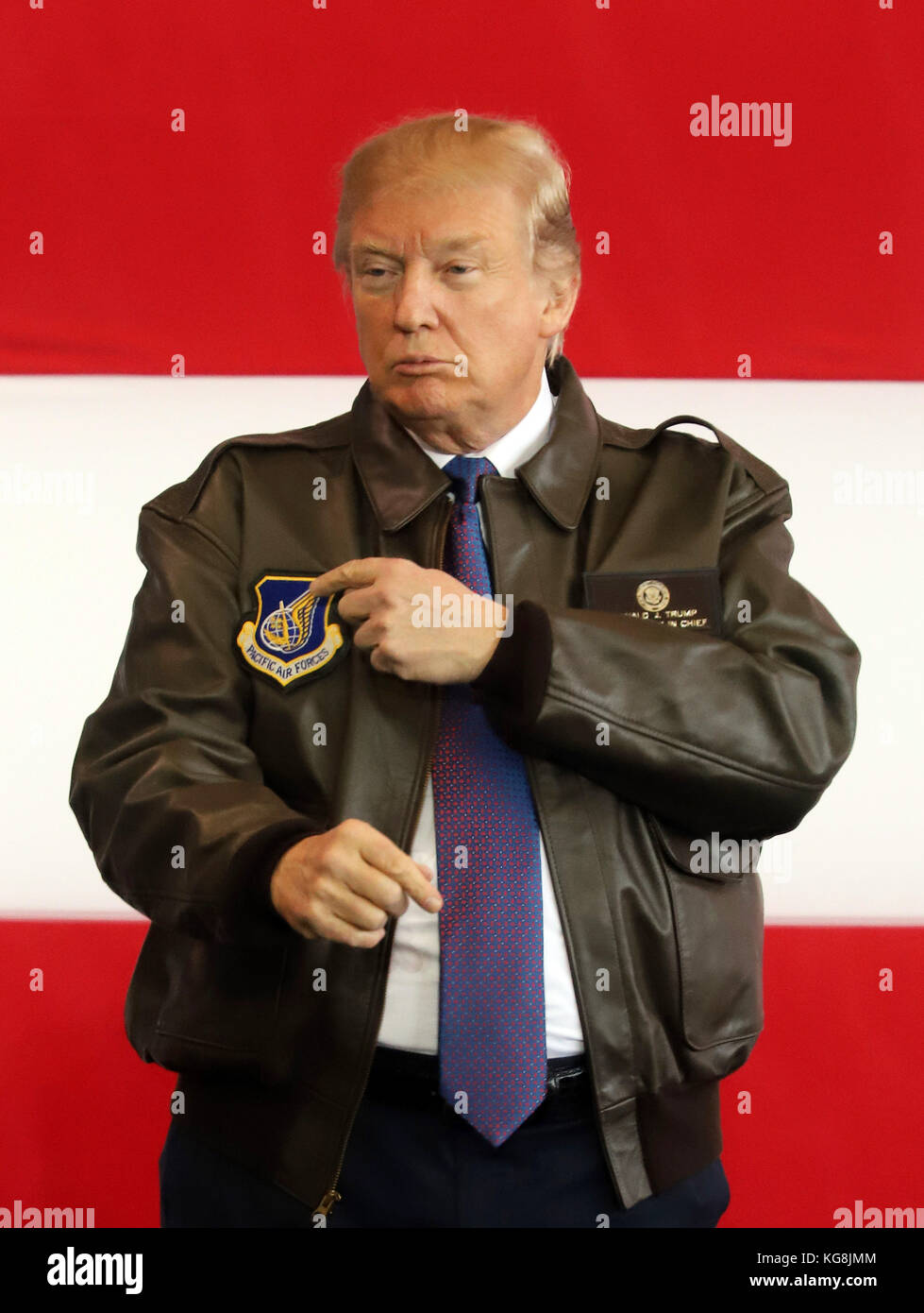 Tokyo, Japan. 5th Nov, 2017. U.S. President Donald Trump wears a flight ...