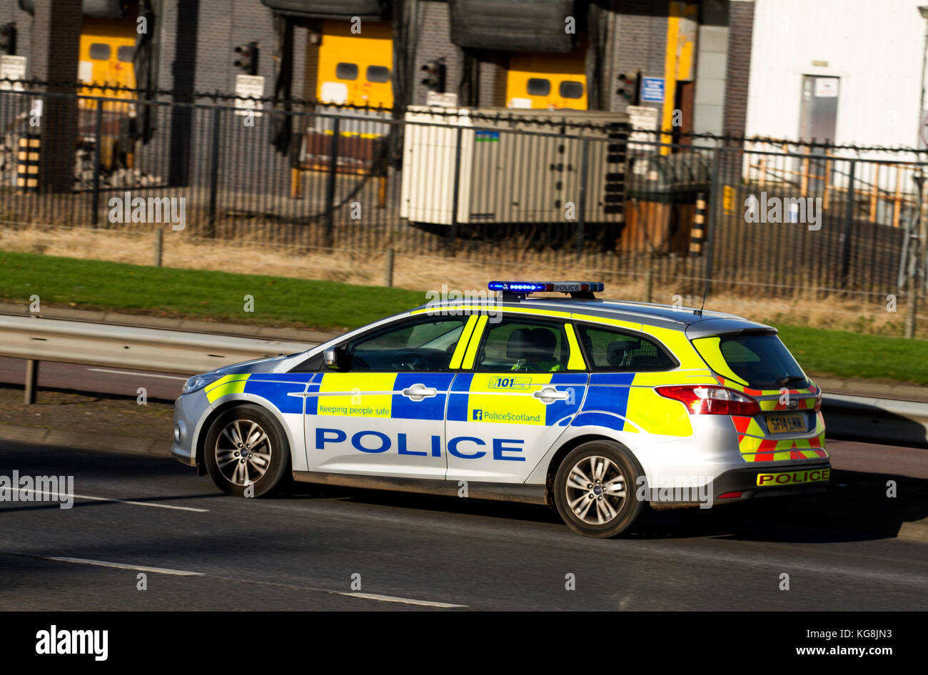 Uk police pursuit vehicle hi-res stock photography and images - Alamy