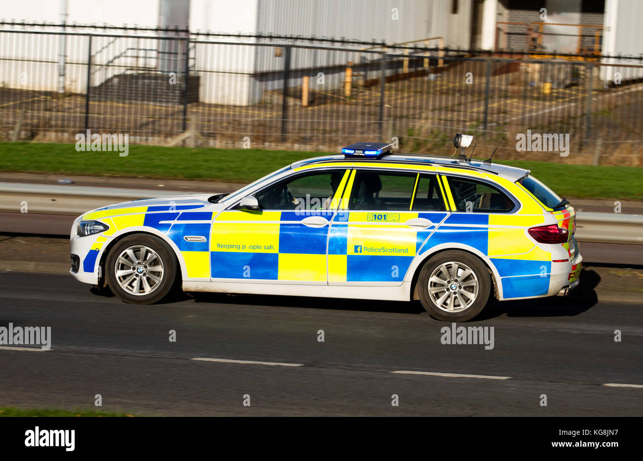 Uk police pursuit vehicle hi-res stock photography and images - Alamy