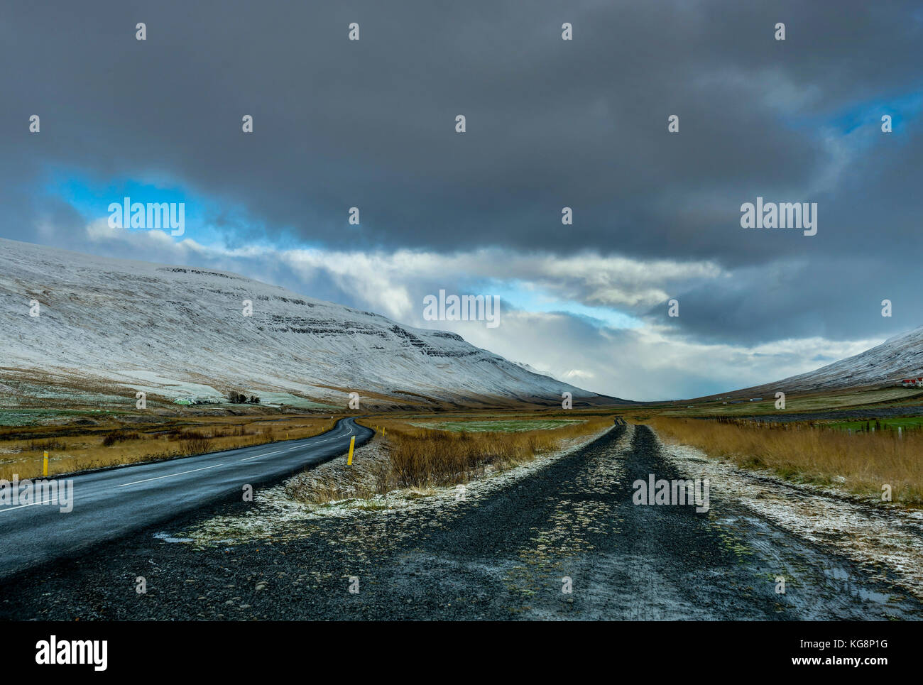 Empty street during Winter in the mountains. Christmas landscape Stock ...