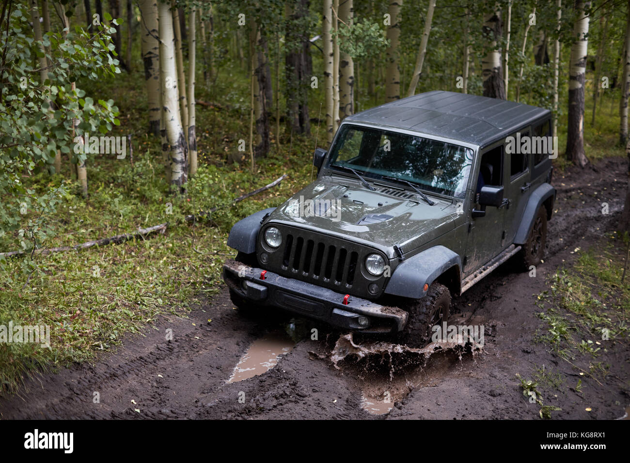 Dirt track mud off road splash hi-res stock photography and images - Alamy