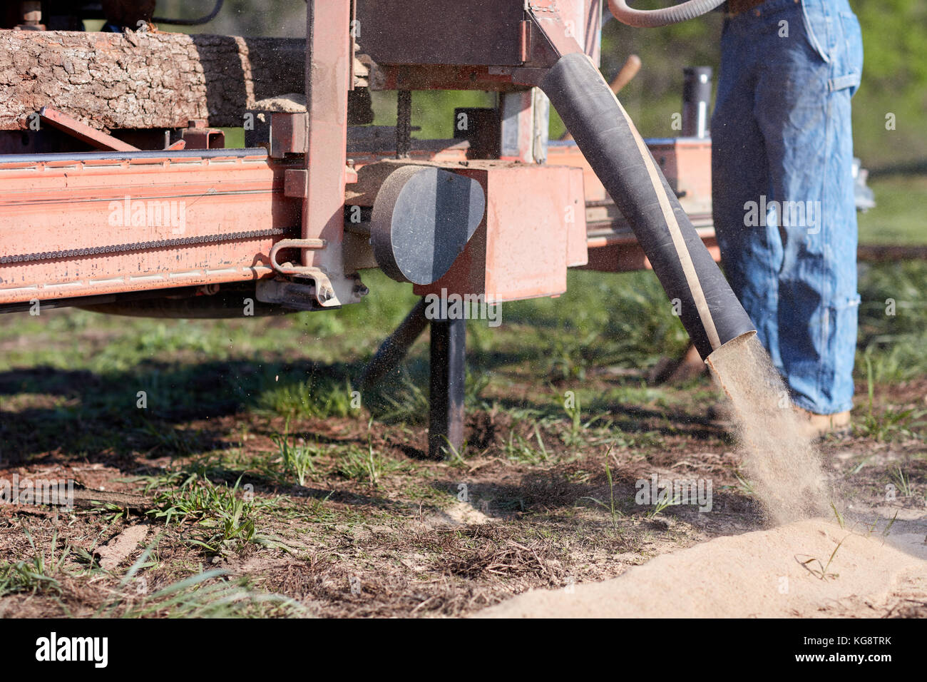 Portable saw mill milling timber hi-res stock photography and images ...