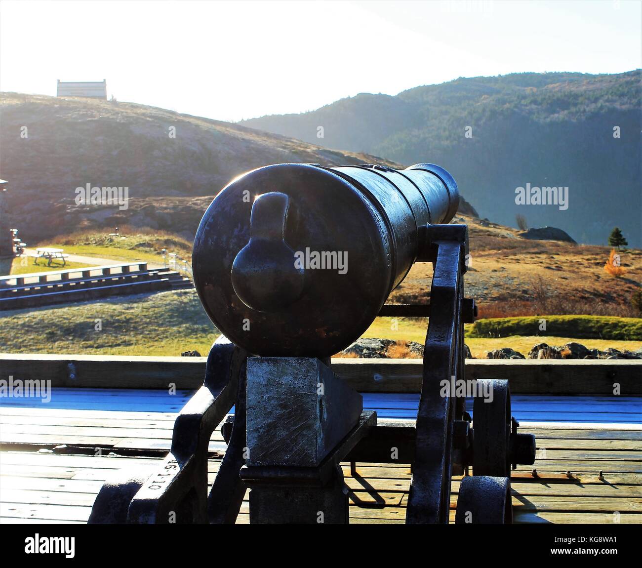 Signal cannon hi-res stock photography and images - Alamy