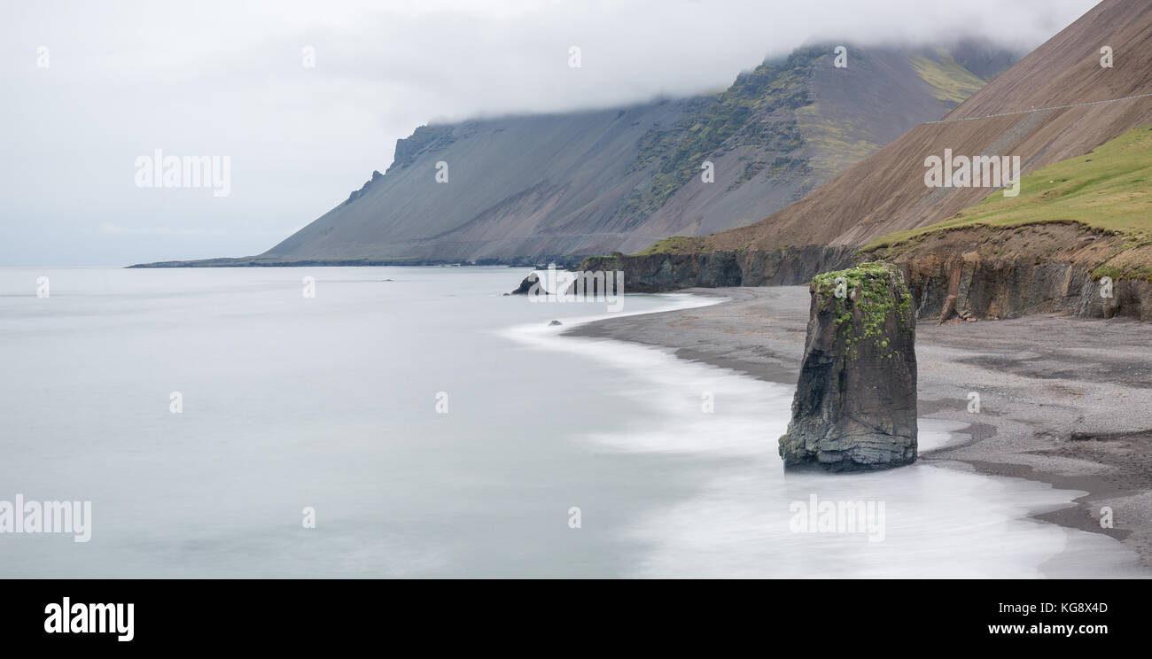 Iceland sea stack hi-res stock photography and images - Alamy