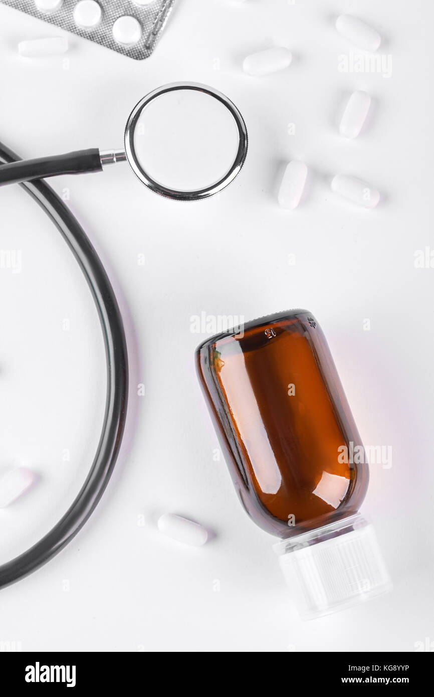 Pills stethoscope thermometer syringe hi-res stock photography and ...