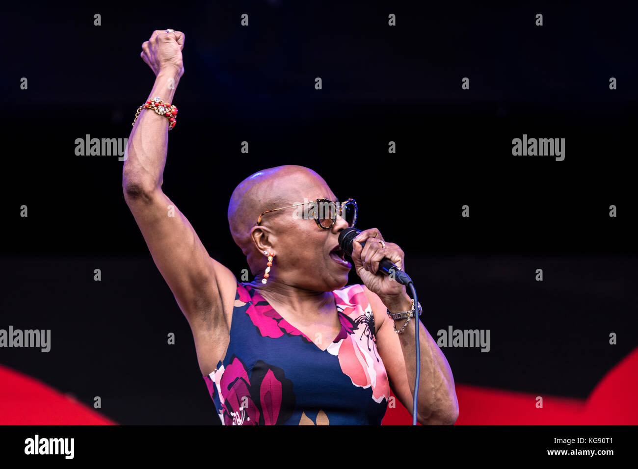 DEE DEE BRIDGEWATER sings with her new band MEMPHIS - MONTEREY JAZZ ...