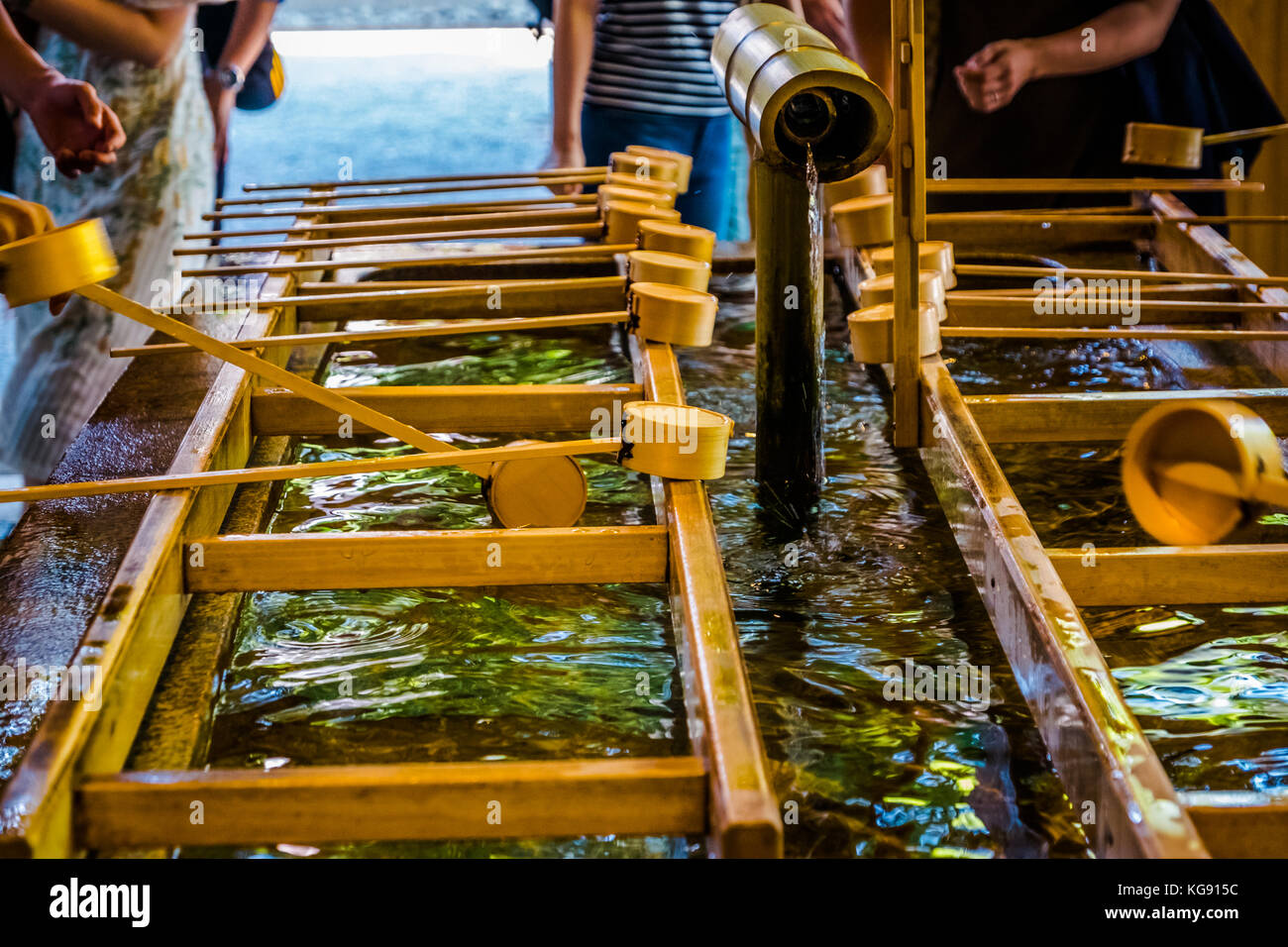 Handwashing basin hi-res stock photography and images - Alamy