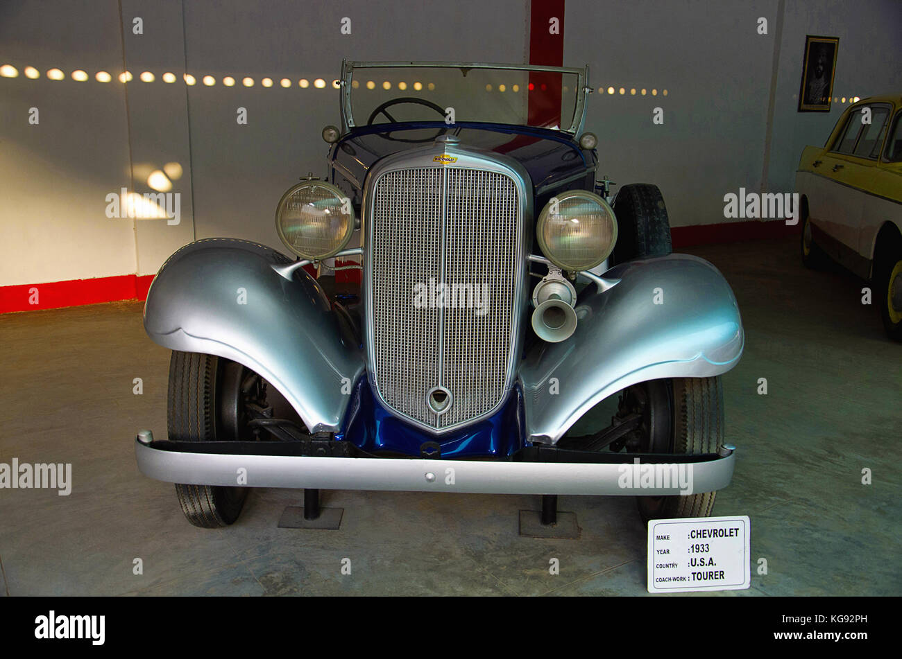Chevrolet (Year 1933), Coach work - tourer, USA. Auto world vintage car ...