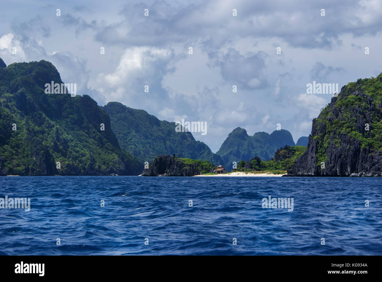 Beautiful landscape of limestone cliffs around El Nido, Palawan Island ...