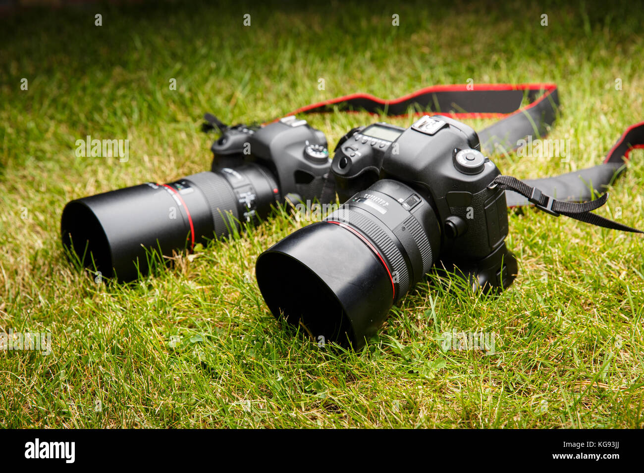 Two lens reflex hi-res stock photography and images - Alamy