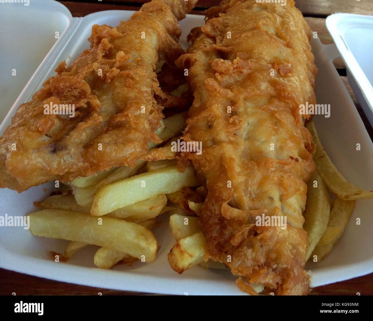 Deep fied fish and chips Stock Photo - Alamy