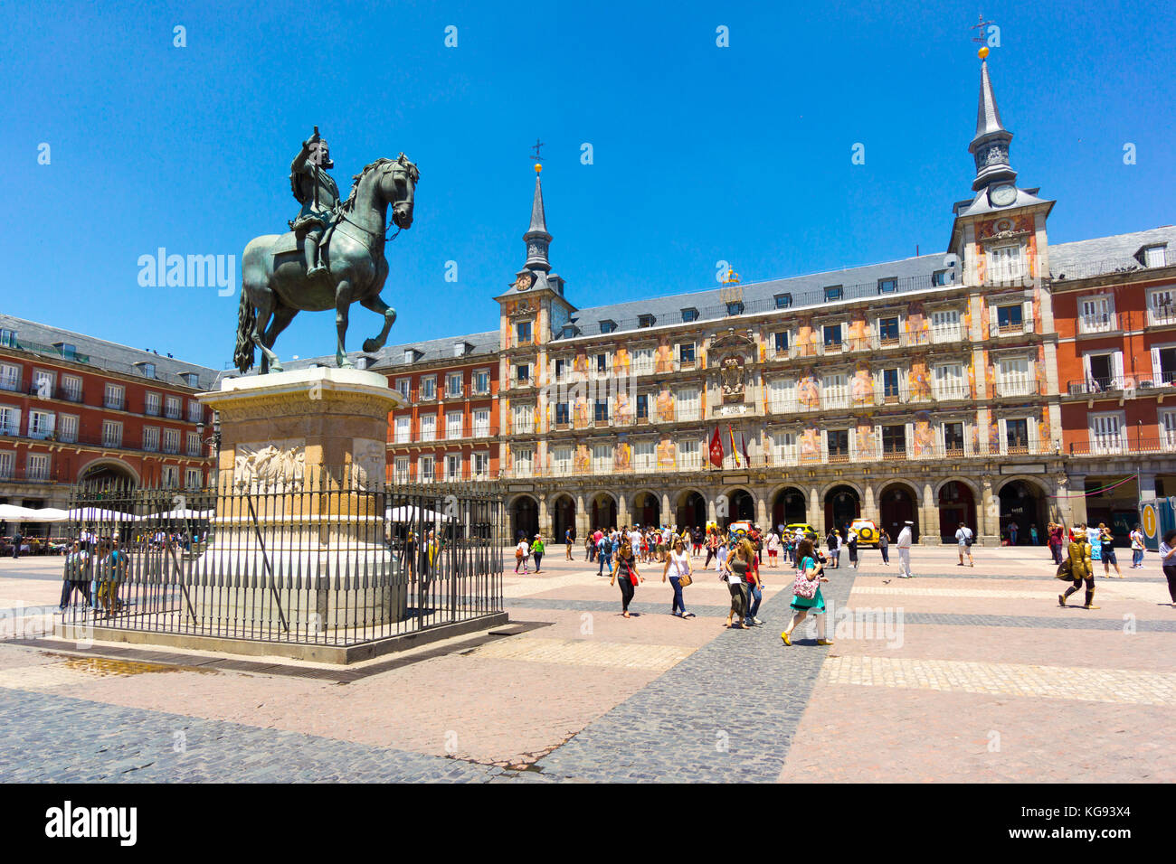 Tourists visit famous place Plaza Mayor Stock Photo - Alamy